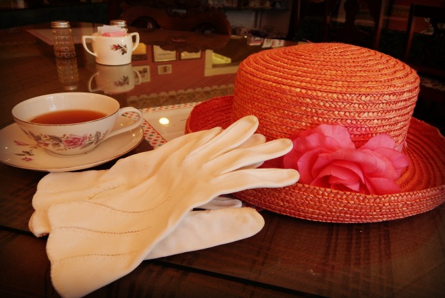 Mrs. Teapots Tea Room in Bellevue - Family Friendly Cincinnati